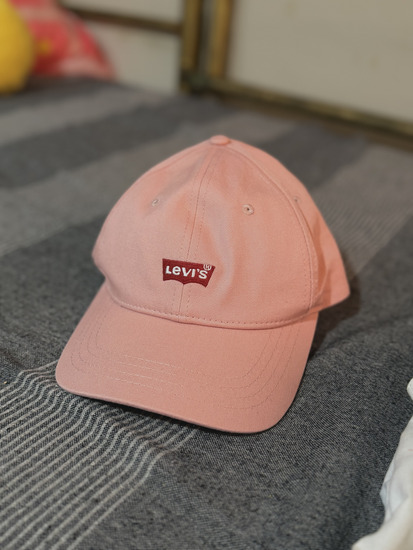 Levis kačket