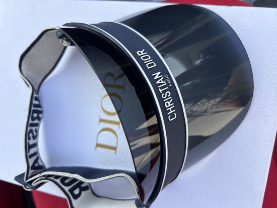Christian Dior vizir kacket danas 8000