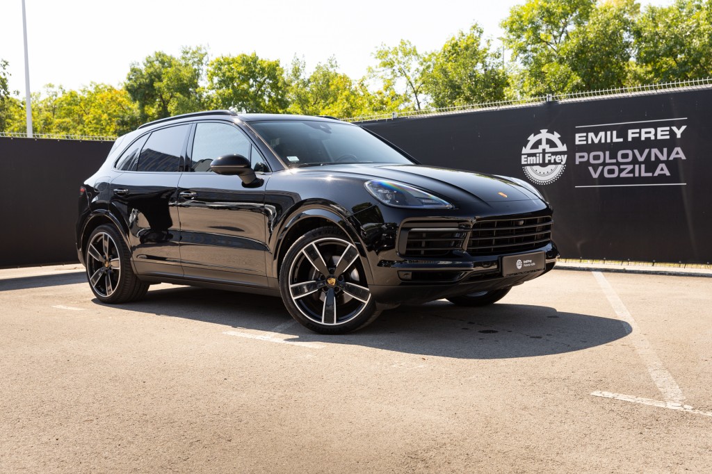 PORSCHE CAYENNE