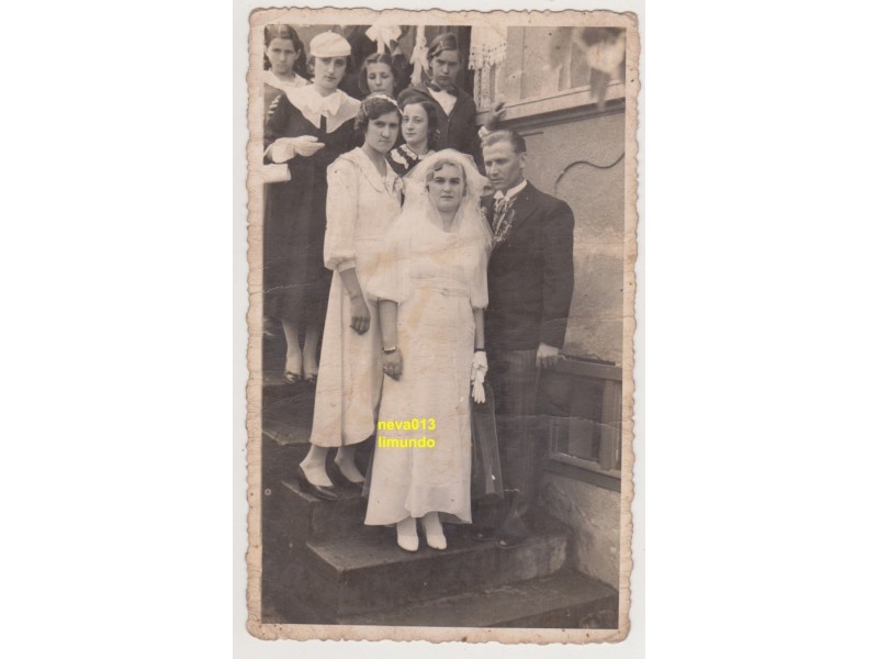 Kraljevina,svatovi na stepenicama KUCE,1934. Nis