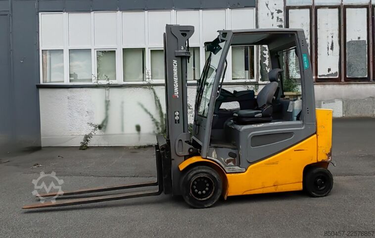 Електрични – 4 точка
Jungheinrich EFG 425k 5m/ 5489mh/ 4v