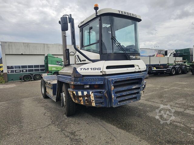 Terminal traktor
TERBERG RT283 /TERMINAL TRACTOR 4X4/ TURNING CHAIR. /AU...