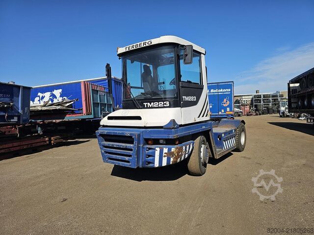 Terminal traktor
TERBERG RT283 /TERMINAL TRACTOR 4X4/ TURNING CHAIR. /AU...