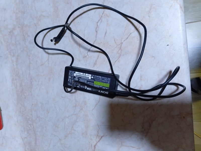 Sony Ac Adapter 19.5v3.9a VGP AC19V37 75W