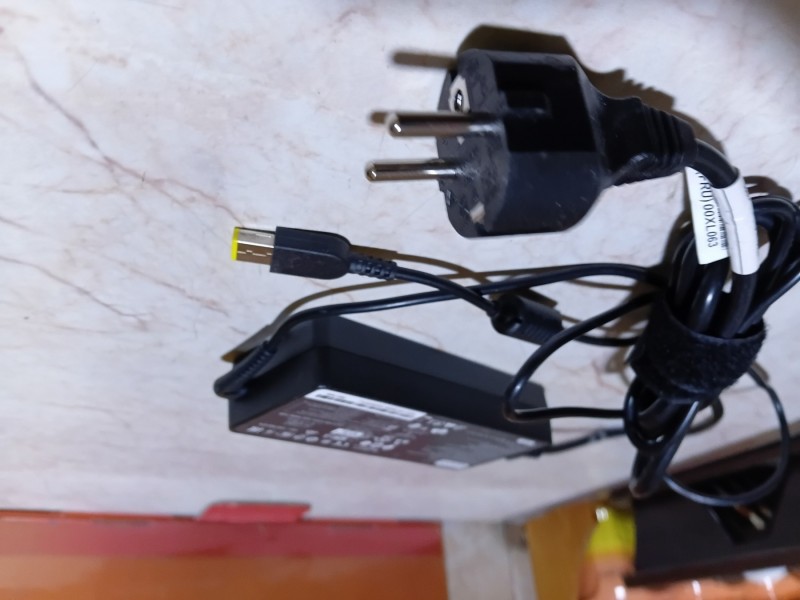 Ac Adapter Lenovo 20v6.75a 135W