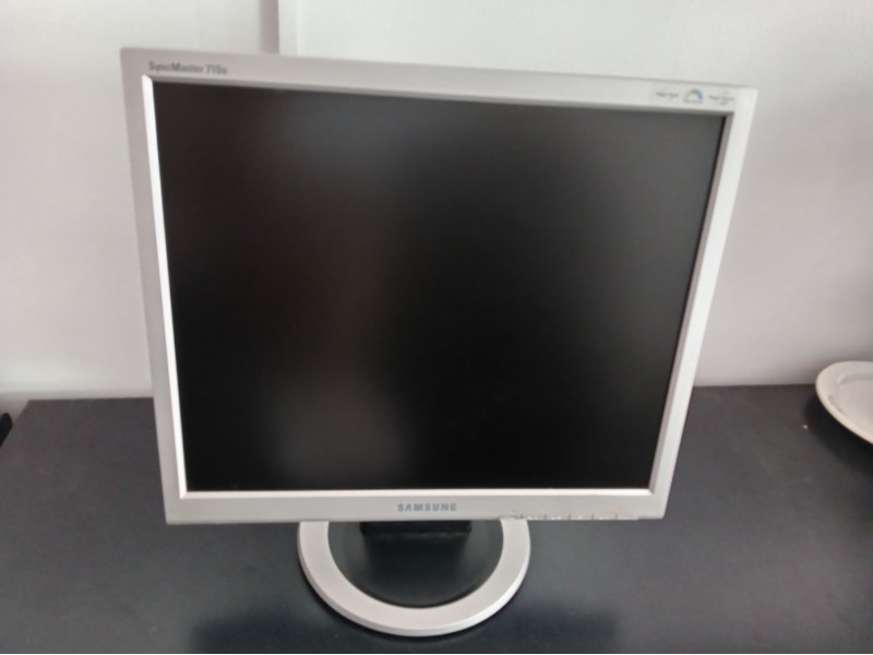 Samsung Monitor 17 inča