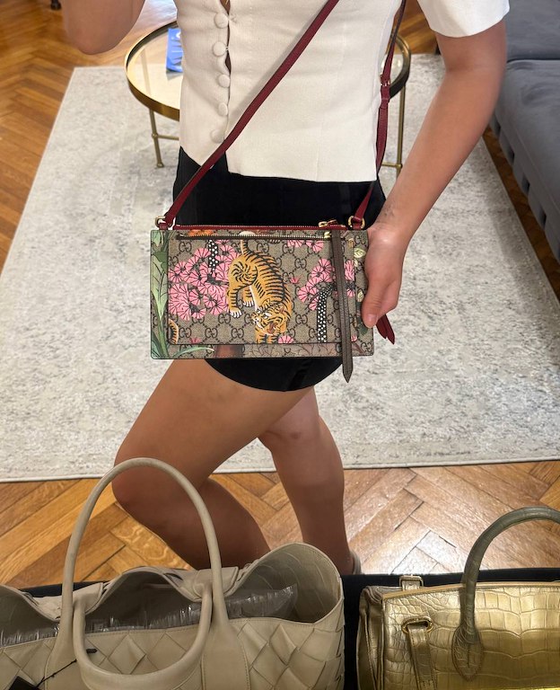 Gucci GG Supreme Bengal Tiger Double Zip Shoulder Bag