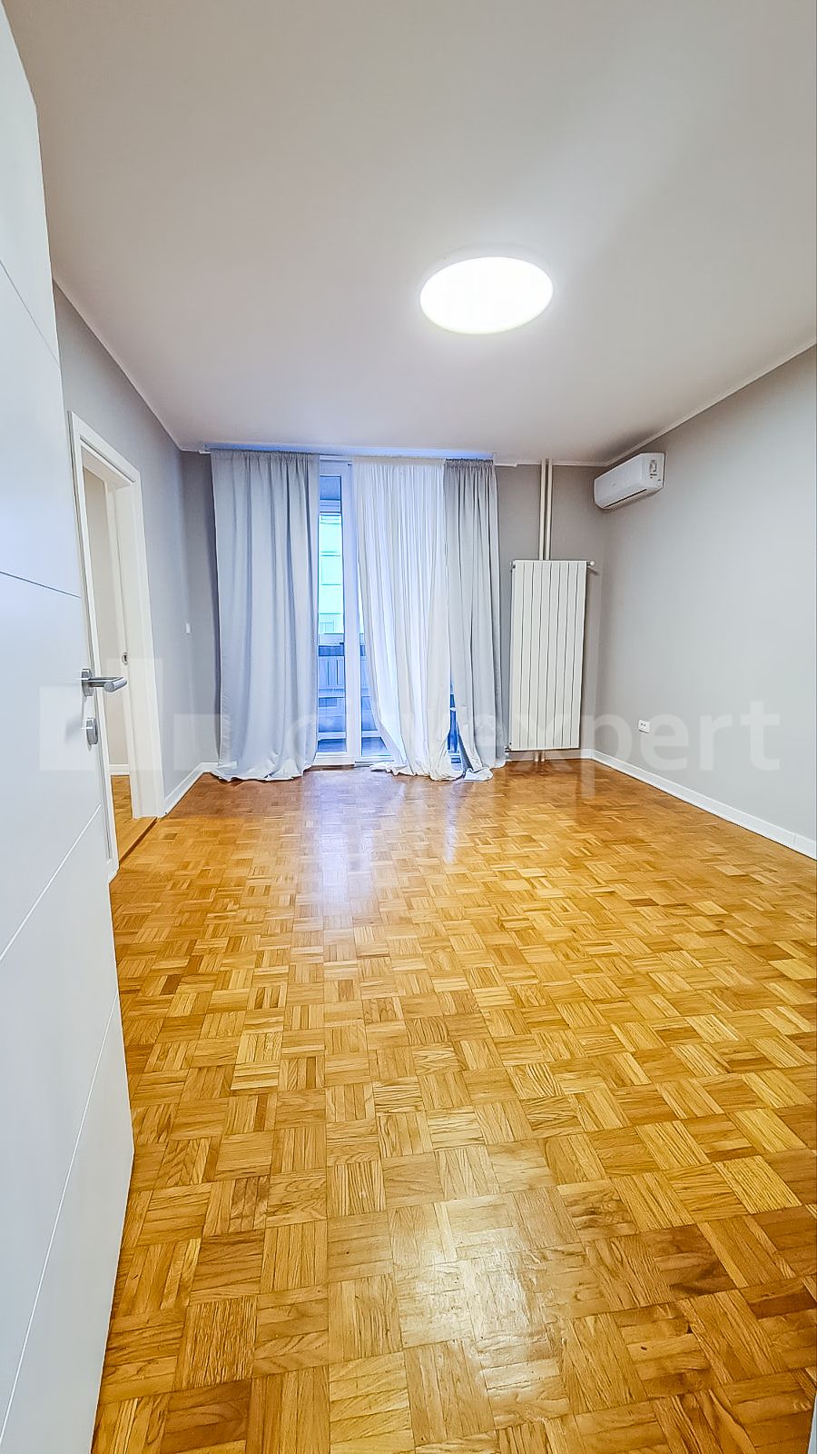 Poslovni prostor za izdavanje BEZ PROVIZIJE: Četvorosoban, 82m², Španskih boraca, Novi Beograd - 1100€