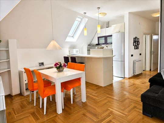 Kutak u srcu Vračara| 2.0, 65m² | Renoviran