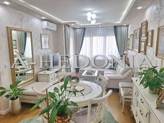 Novi Beograd, Lastavice, 2.5, nov, lux, lep pogled