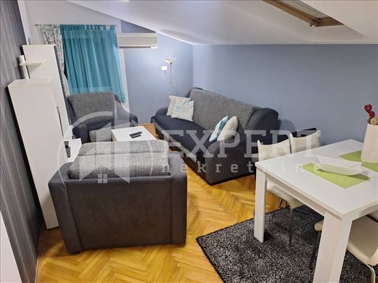 Stan 1.5, 44 m2 u blizini Saborne crkve