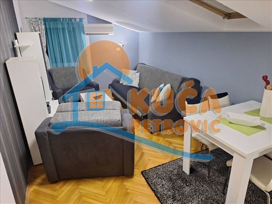 Stan 1.5, 44 m2 u blizini Saborne crkve