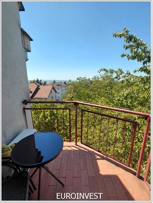 3,5 Uknjižen, kod restorana Pink, lep pogled