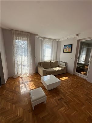 Novi Beograd, dvosoban stan kod Hotela Jugoslavija