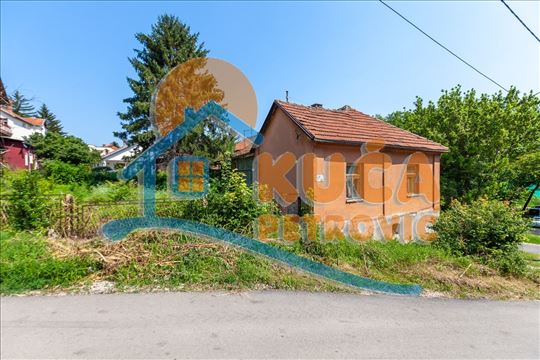 Kuća u centru Niške Banje, 154 m2 na placu