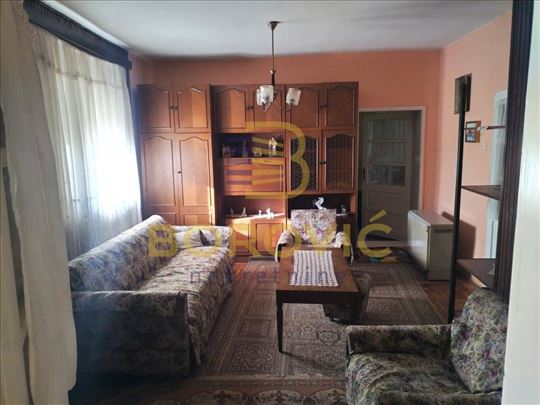 Zrenjanin-Berbersko bolnica, 125m2, 3.7 ari