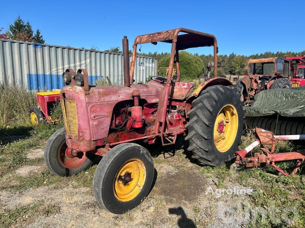 Prodaje se David Brown 950 Implematic traktor točkaš na aukciji