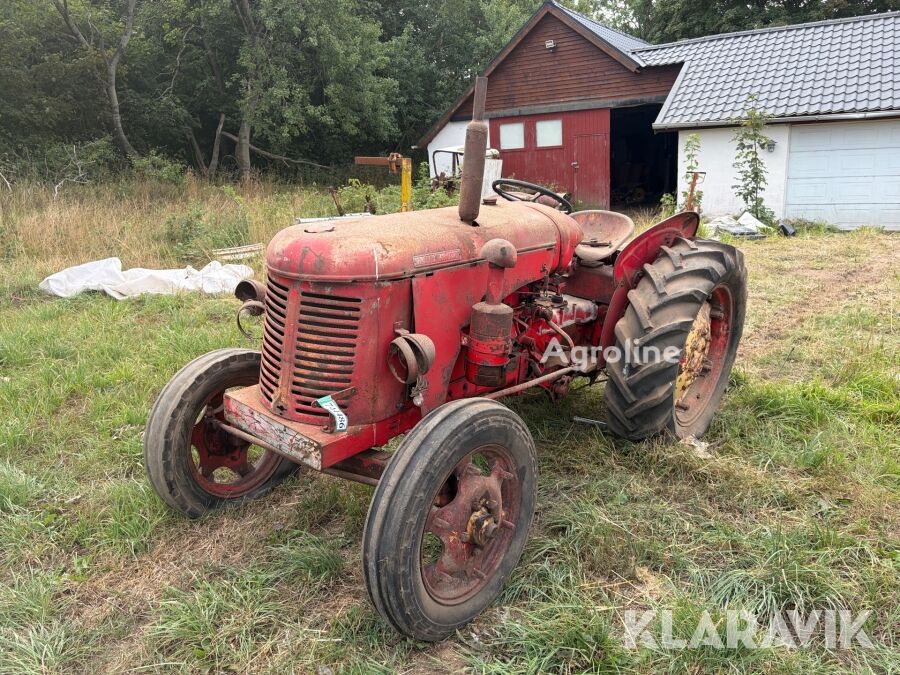 Prodaje se David Brown Cropsmaster 25D traktor točkaš na aukciji