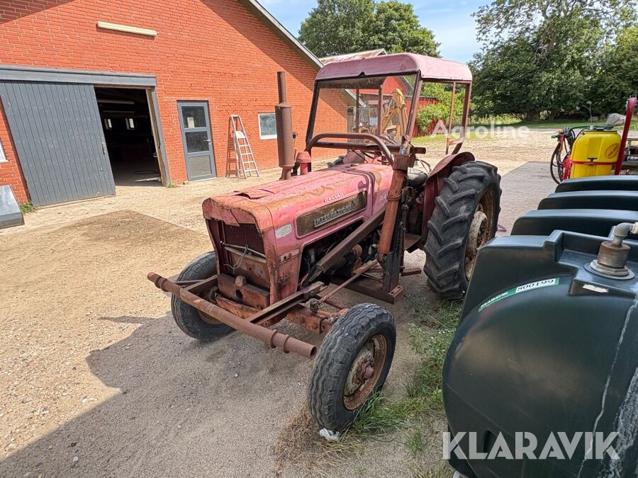 Prodaje se IH B414 traktor točkaš na aukciji