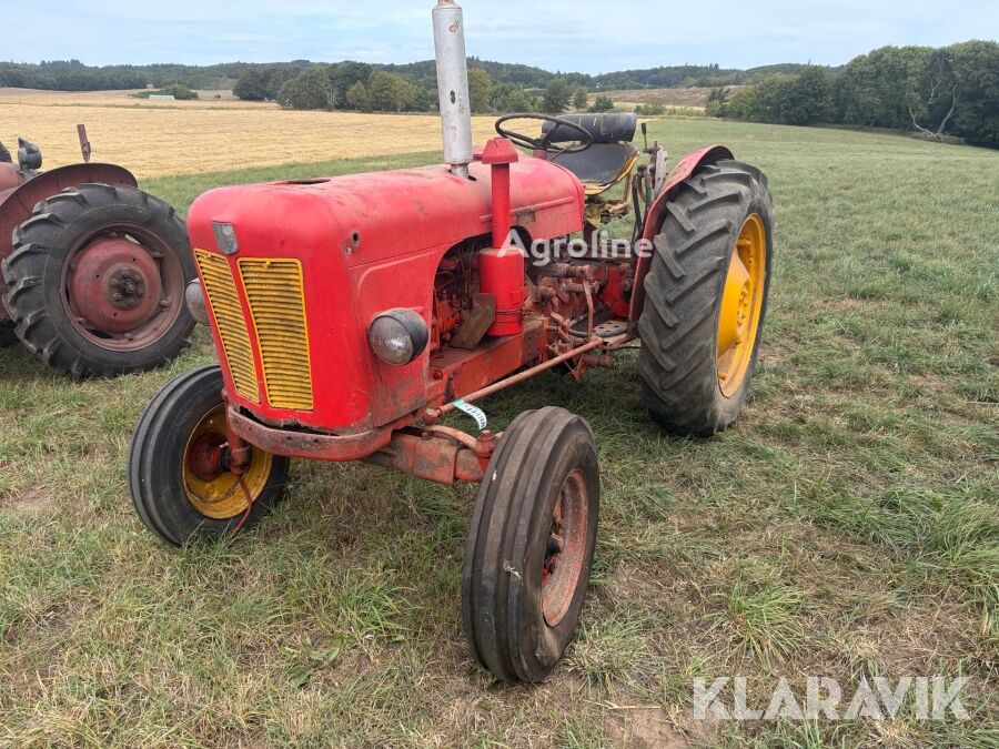 Prodaje se David Brown 880 implematic traktor točkaš na aukciji
