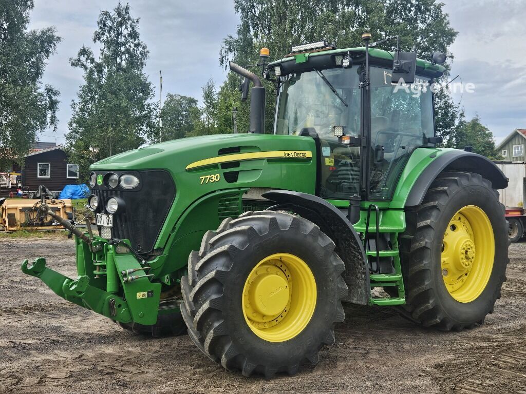 Prodaje se John Deere Traktor Jordbrukstraktor John Deere 7730 MR. Gått på Vintervägun traktor točkaš na aukciji