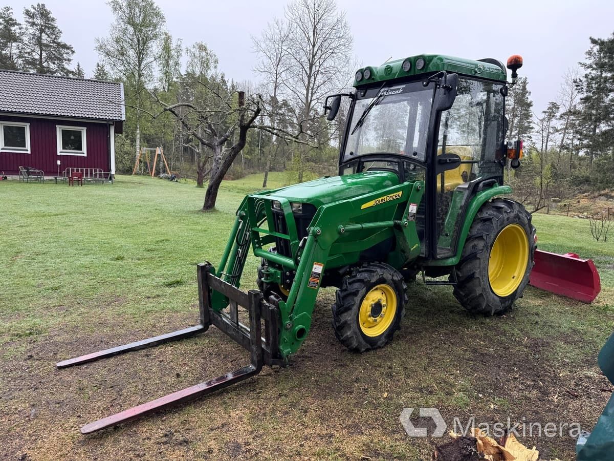 Prodaje se John Deere 3036E traktor točkaš na aukciji