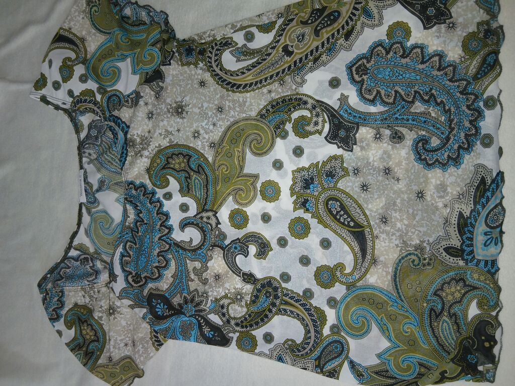 Ženske bluze/majice – set od 4 različita modela 1) Bluza sa paisley