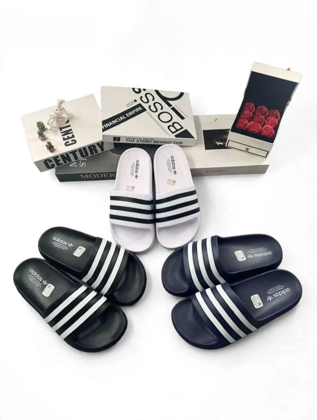 Adidas klasične papuče sa tri pruge - Model: klasične slide papuče sa