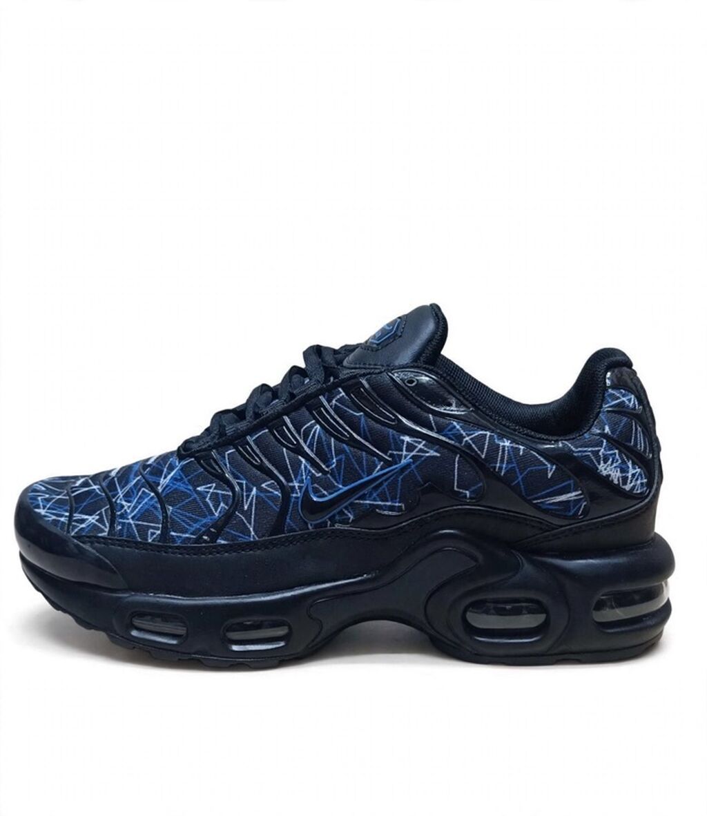 Nike patike u prepoznatljivom TN / Air Max Plus stilu, u crnoj boji sa