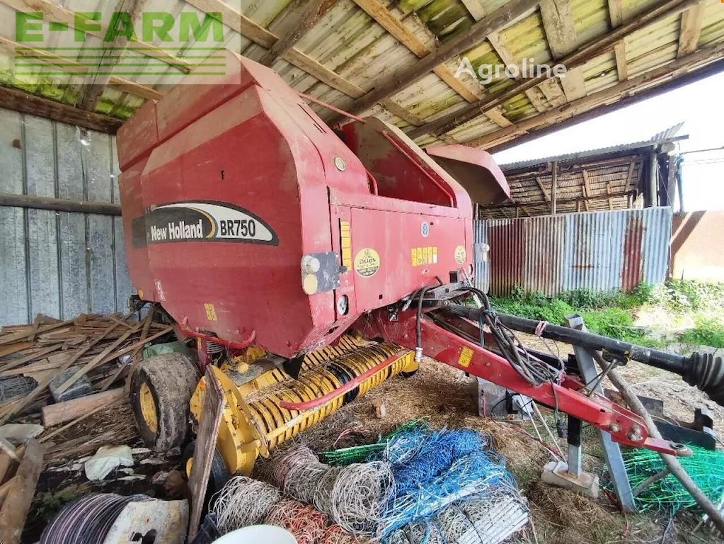 New Holland br 750 balirka za okrugle bale