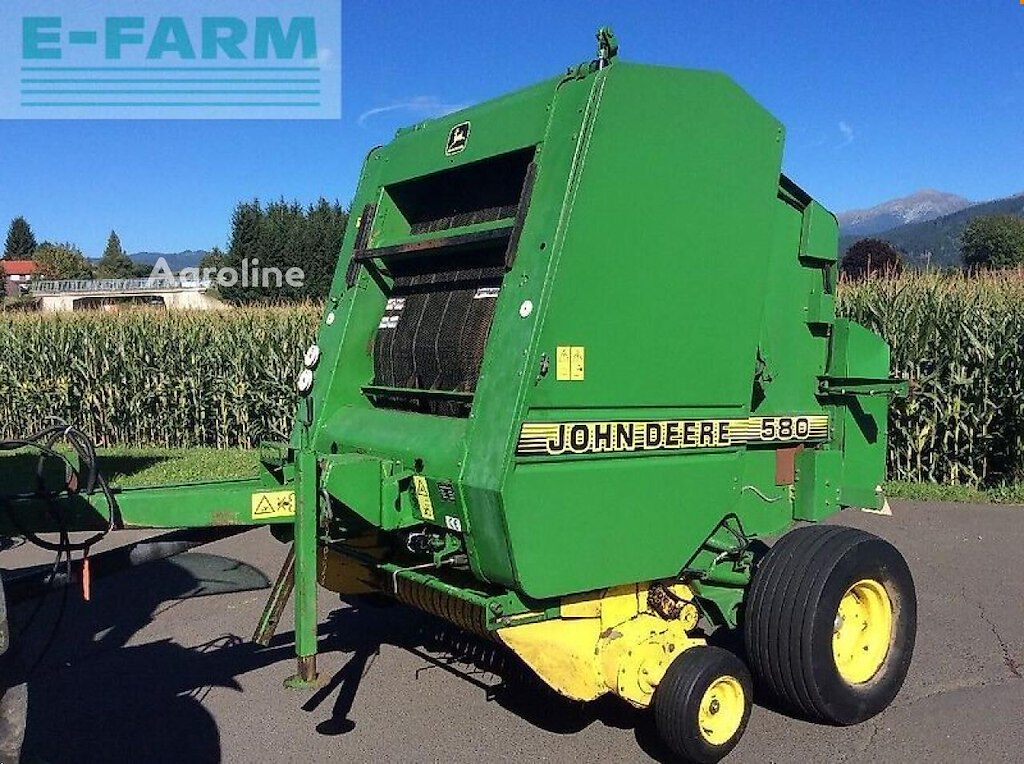 John Deere 580 balirka za okrugle bale