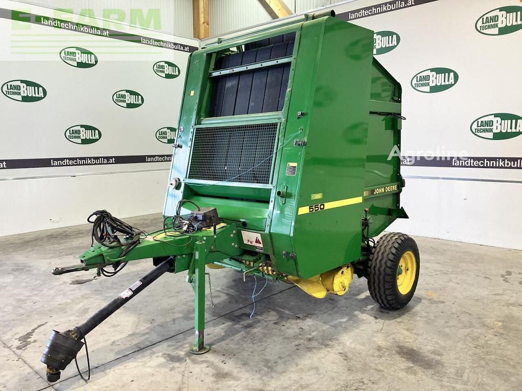 John Deere 550 balirka za četvrtaste bale