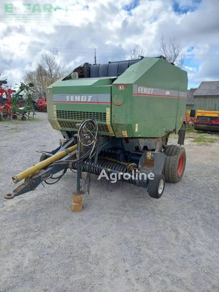 Fendt 2600 v balirka za četvrtaste bale