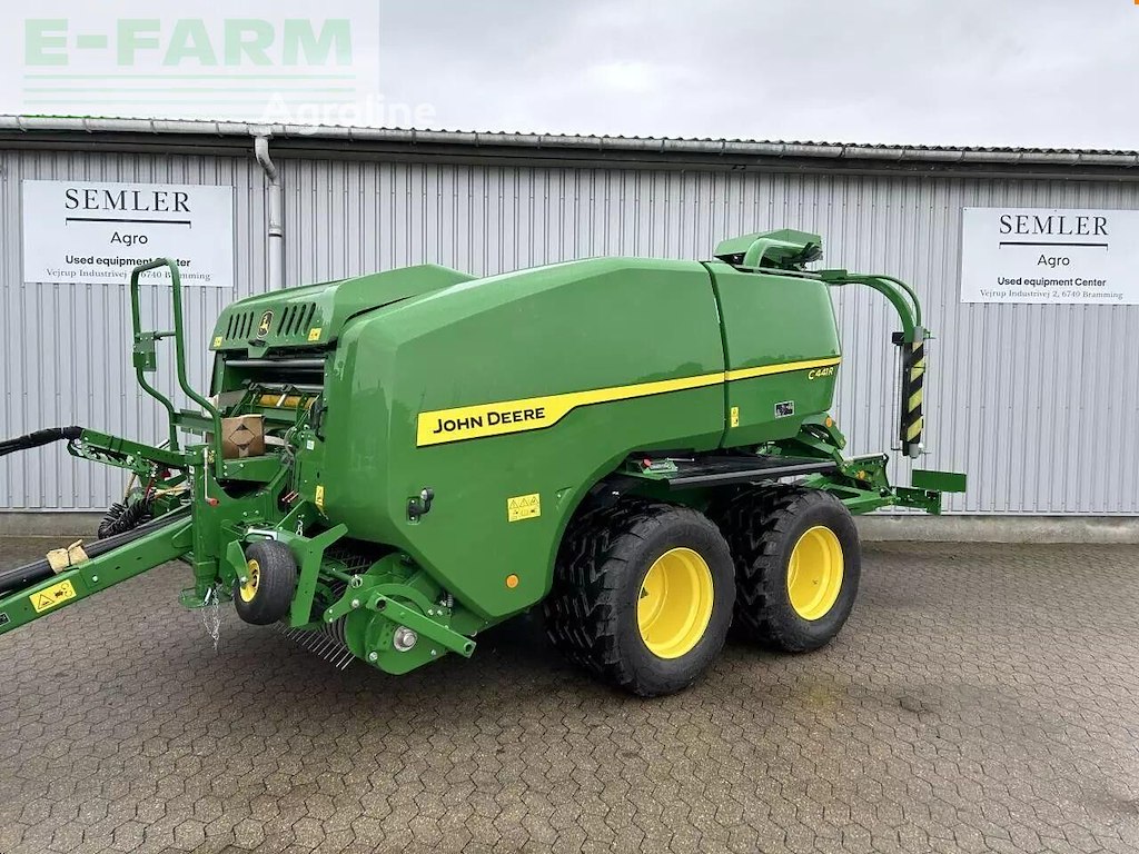 John Deere c441r balirka za četvrtaste bale
