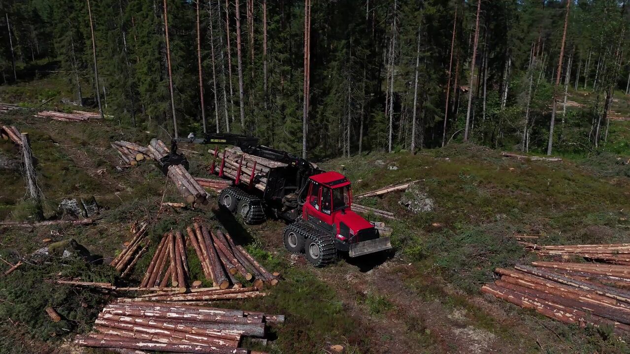Prodaje se Komatsu 895 8W forvarder na aukciji