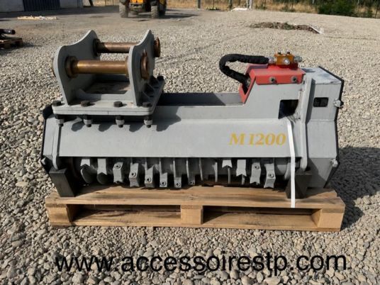 Novi Heroe M1200 šumarski malčer