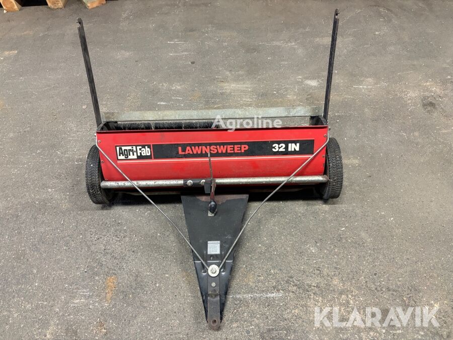 Prodaje se Lawnsweep 32in kosilicu za travu na aukciji