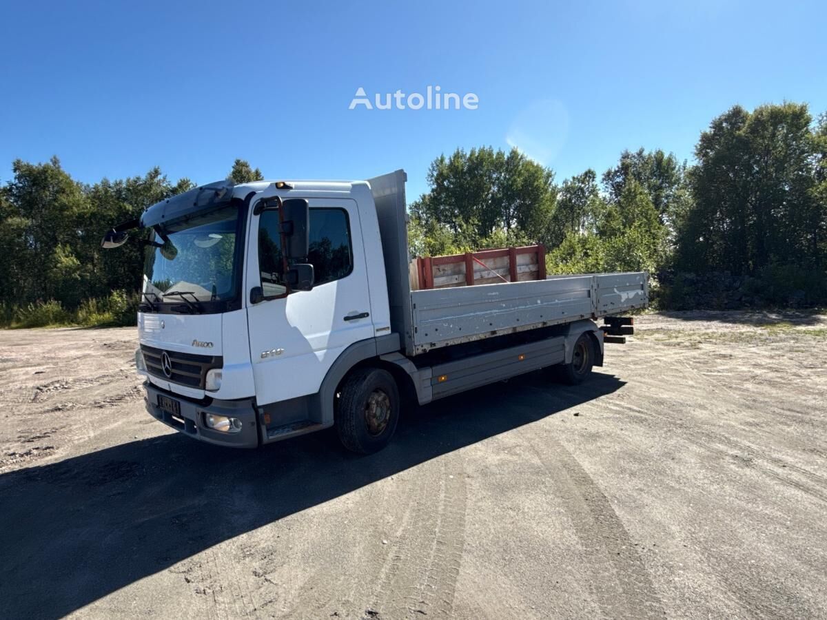 Prodaje se Mercedes-Benz ATEGO 818L kamion s ravnom platformom na aukciji
