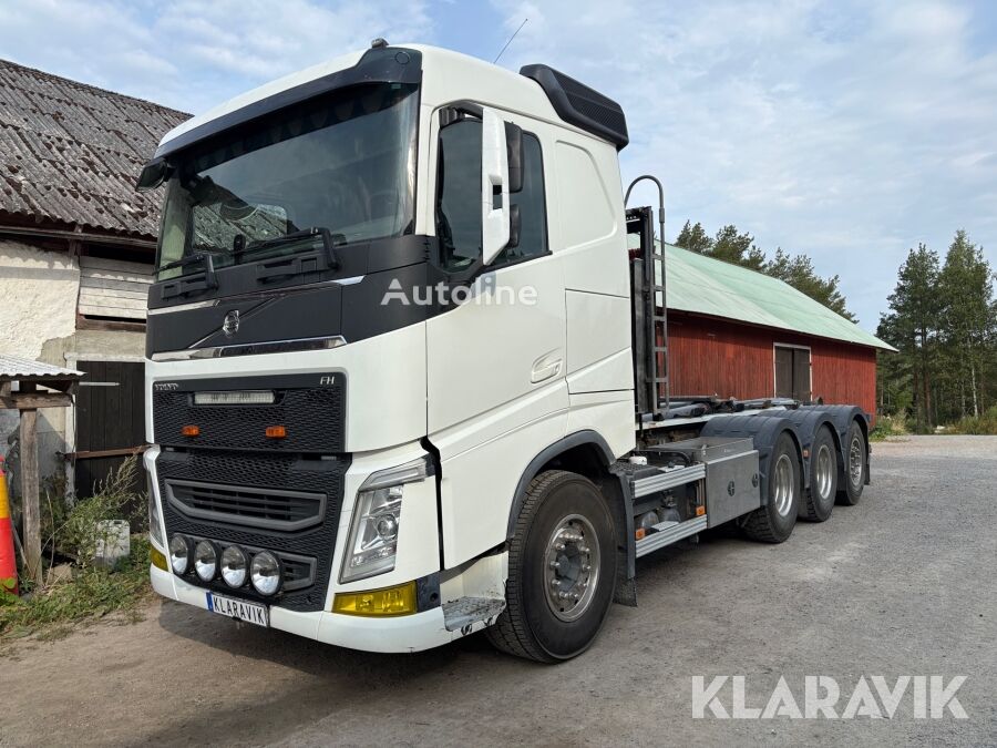 Prodaje se Volvo FH 500 rol kiper sa kukom na aukciji