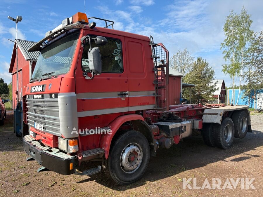 Prodaje se Scania 142 rol kiper sa kukom na aukciji