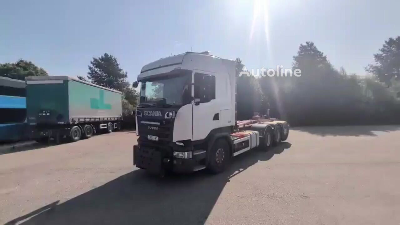 Prodaje se Scania R520LB8X4*4HNA rol kiper sa kukom na aukciji