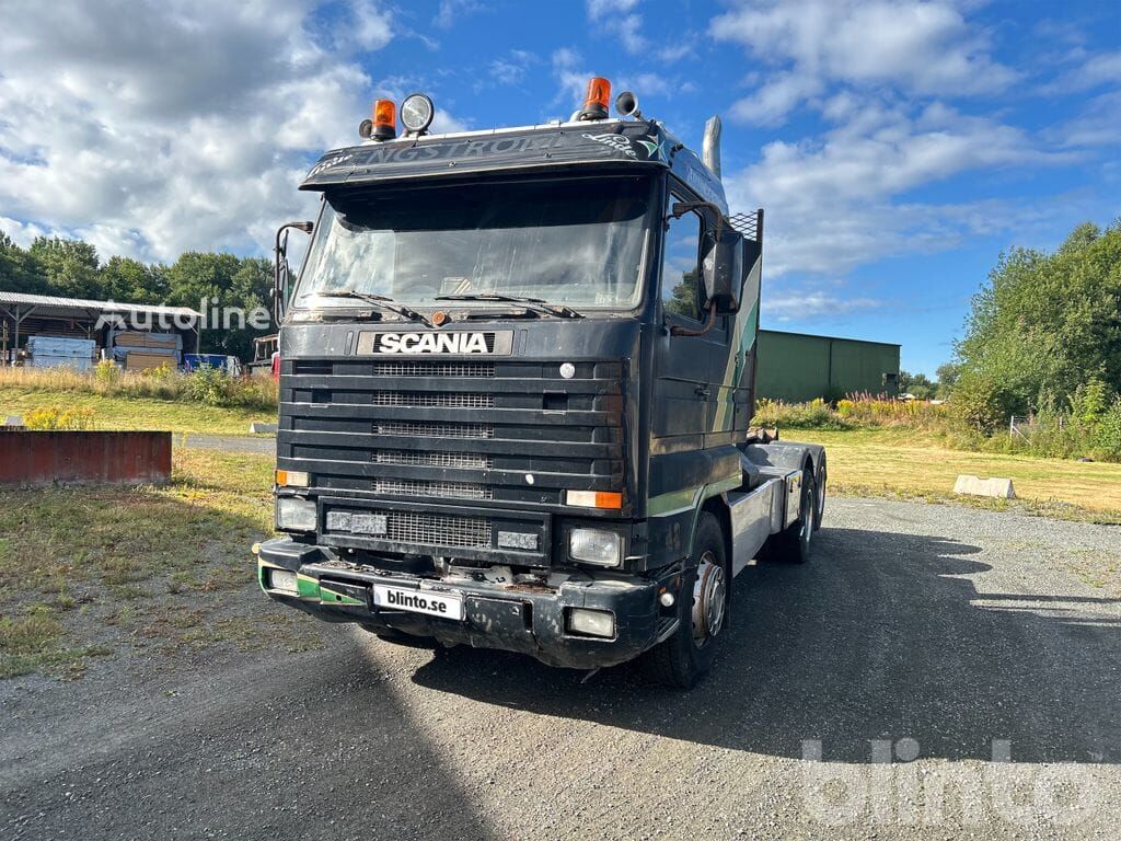 Prodaje se Scania R143HL rol kiper sa kukom na aukciji