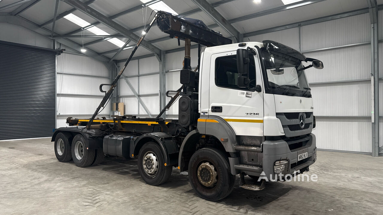 Prodaje se Mercedes-Benz Axor 3236 rol kiper sa kukom na aukciji