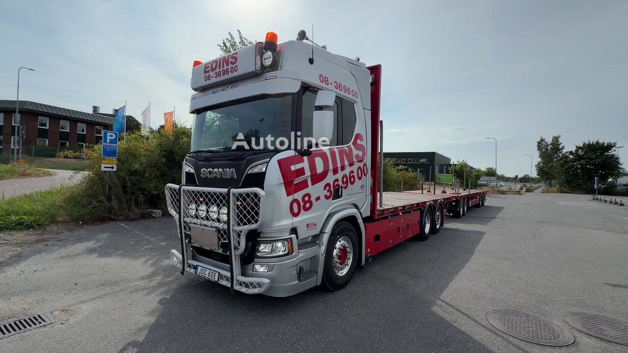 Prodaje se Scania R650 kamion platforme na aukciji + prikolica platforma
