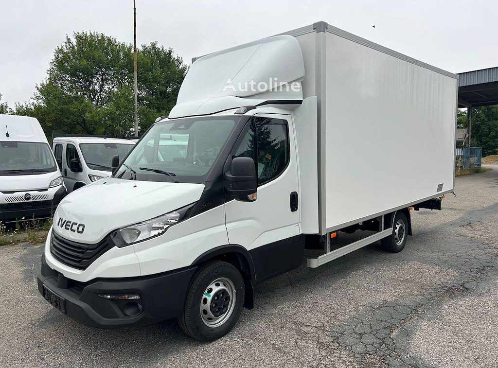 Novi IVECO Daily 35S18 kamion furgon < 3.5t