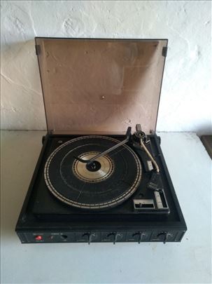 gramofon TOSCA 15 ispravan
