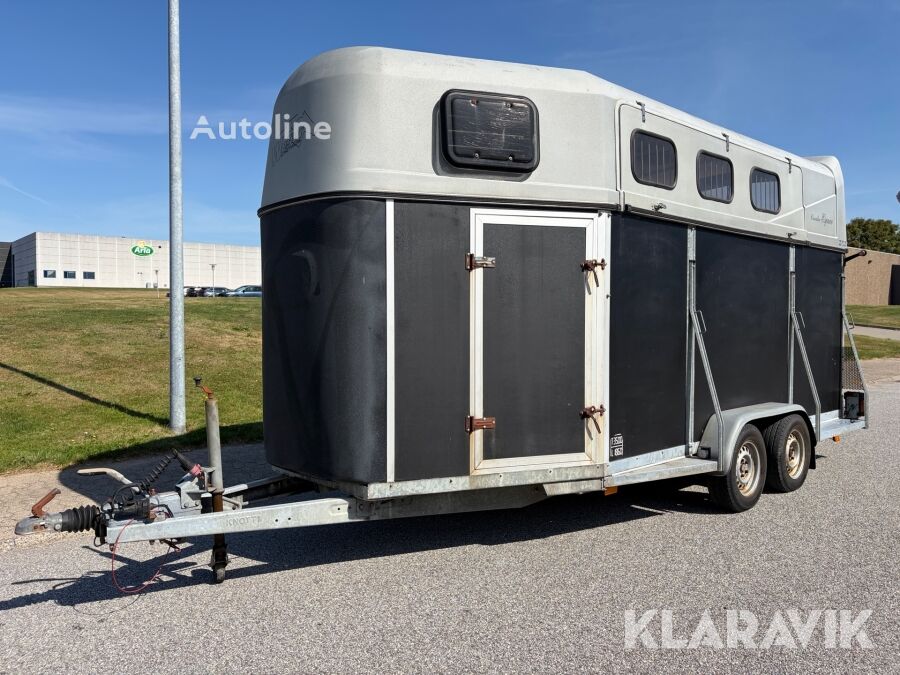 Prodaje se Wejier Espace prikolicu za prevoz konja na aukciji