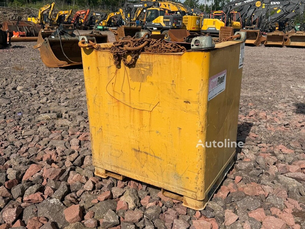 Prodaje se Fuel Proof Andre Cube 900L dieseltank rezervoar za skladistenje goriva na aukciji