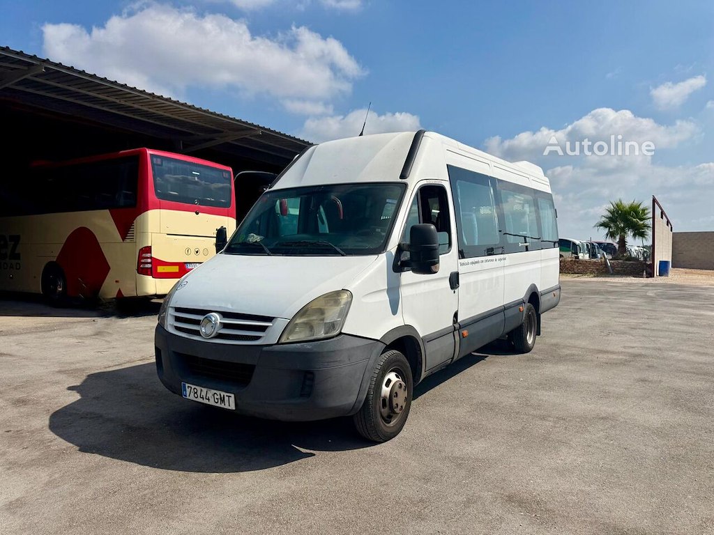 IVECO A50C18 UNVI turistički autobus