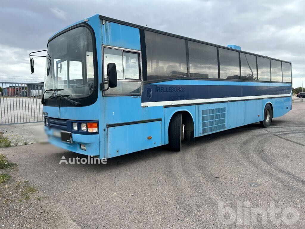 Prodaje se Volvo HELMARK B10M školski autobus na aukciji